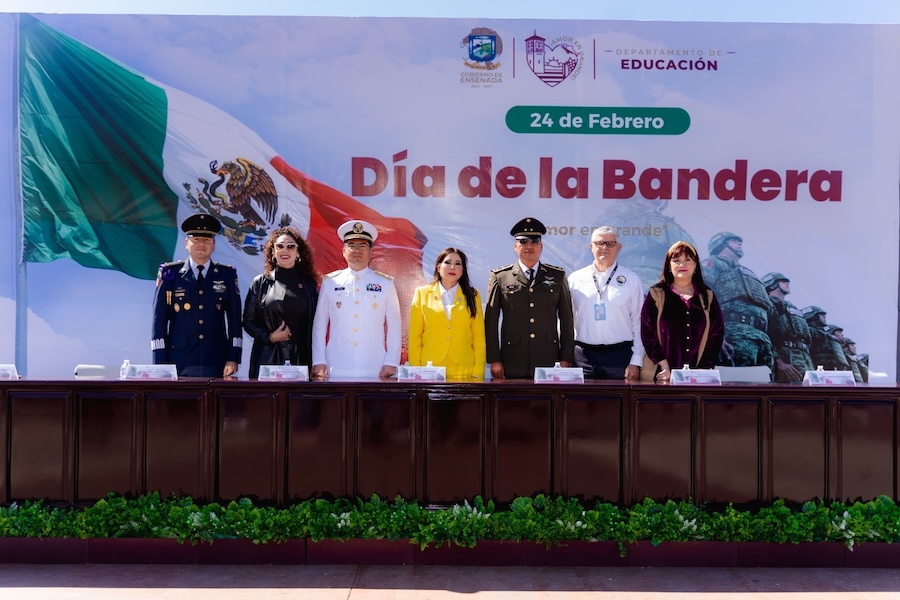 Conmemoran Día de la Bandera en la Ventana al Mar