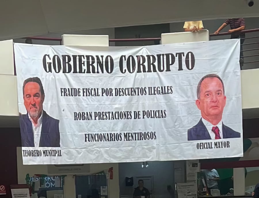 Cuelgan lona con imágenes del Tesorero y Oficial Mayor en edificio del ...